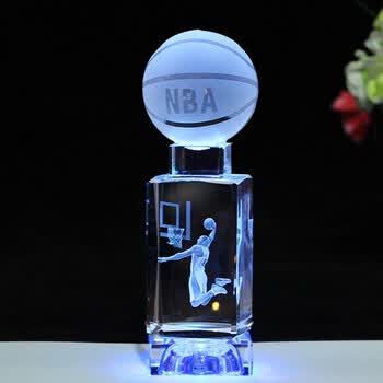 篮球迷科比手办男生定制NBA詹姆斯库里纪念摆件兄弟同学生日礼物 科比扣篮水晶灯+礼盒