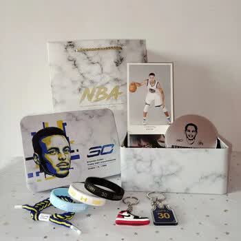 【掌柜推荐】斯蒂芬·库里NBA球星库里手环勇士队30号 篮球运动硅胶腕带学生礼物情侣夜光款 任意挑选3条手环【送礼盒明信片铁盒】