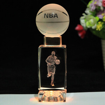 篮球迷科比手办男生定制NBA詹姆斯库里纪念摆件兄弟同学生日礼物 欧文水晶灯+礼盒