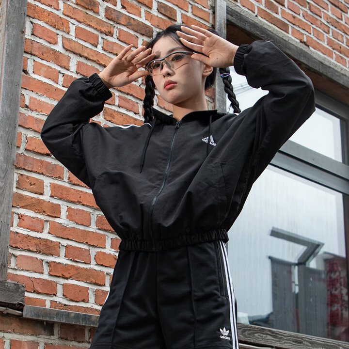 【阿迪达斯 （adidas）HT3399】阿迪达斯阿迪达斯女春秋款梭织连帽夹克/外套 HT3399 M 黑/白色【行情 报价 价格 评测】-京东